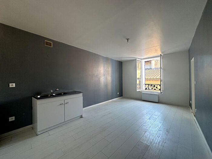 Brignoles, Centre-ville, Vieille ville : Appartement 4 pièces à louer