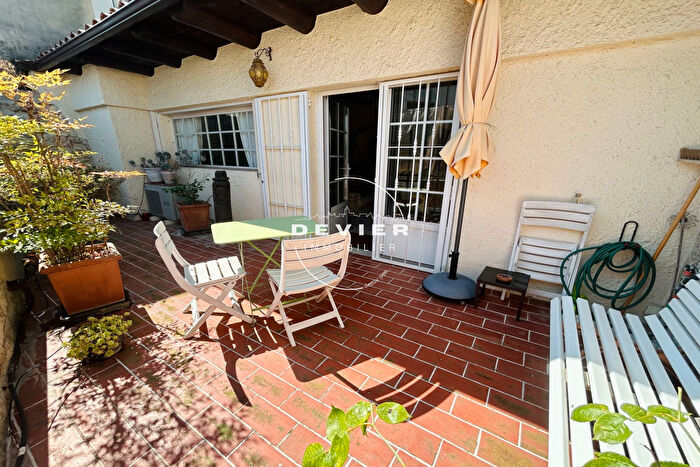 Maison à vendre - Saint-Geniès-des-Mourgues - 4 pièces - 2 chambres