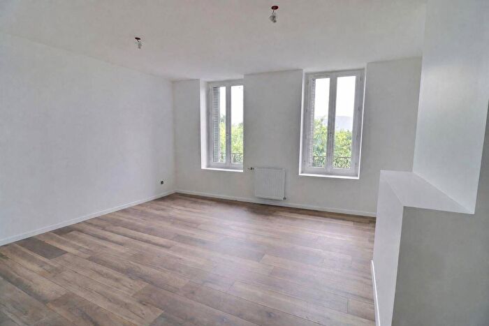 Centre et Est, Belley : Appartement 3 pièces à louer