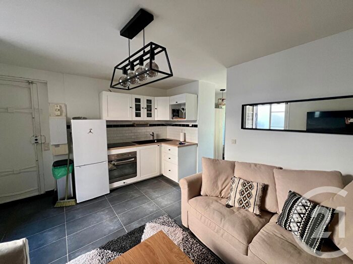 Appartement à louer - Dammartin-en-Goële - 2 pièces - 1 chambre