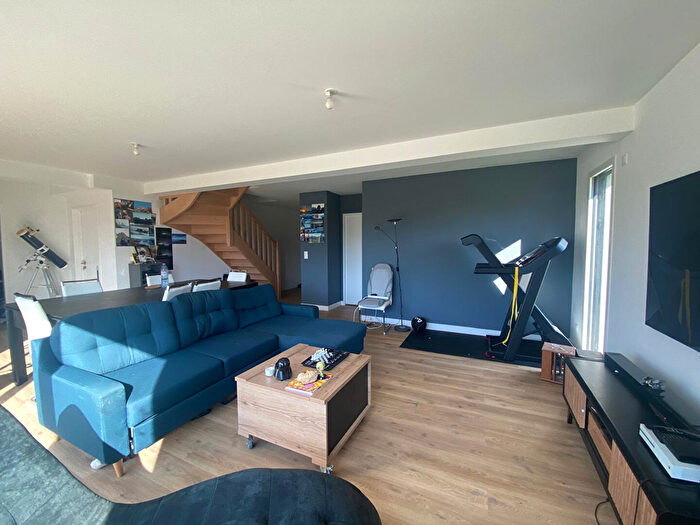 Maison à vendre - Sainte-Gemmes-sur-Loire - 5 pièces - 3 chambres