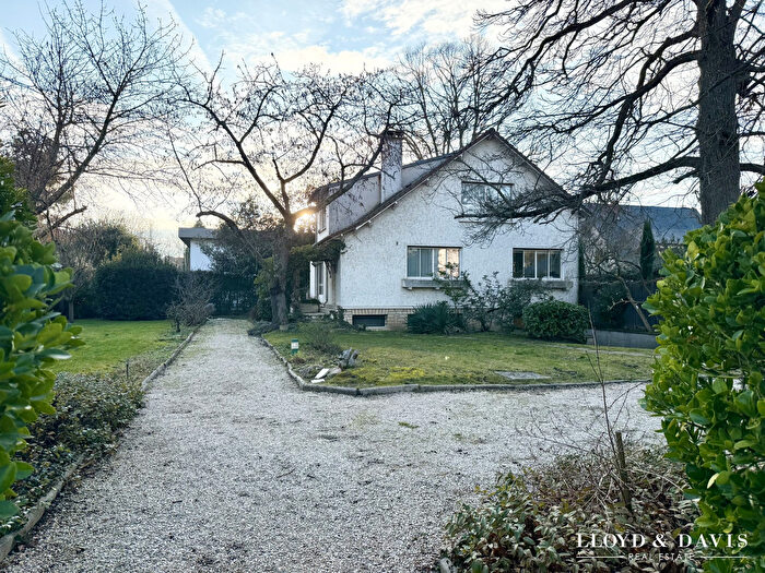 Maison à vendre - Vaucresson - 8 pièces