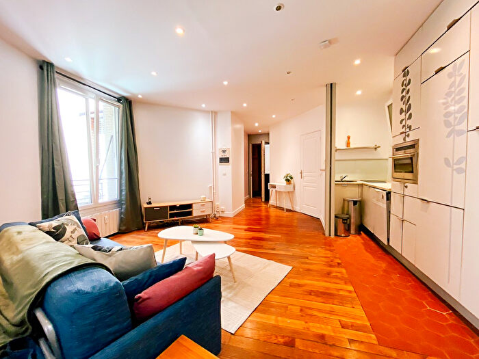 Appartement à louer - Paris e , Montmartre, Sacré Coeur, Abbesses - 2 pièces - 1 chambre