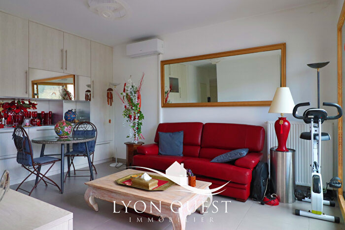 Maisons à vendre et appartements à louer - 1