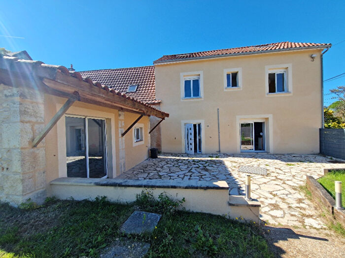 Maison à louer à Limeyrat