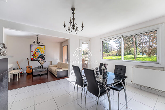 Appartement à vendre - Saint-Priest - 4 pièces - 3 chambres