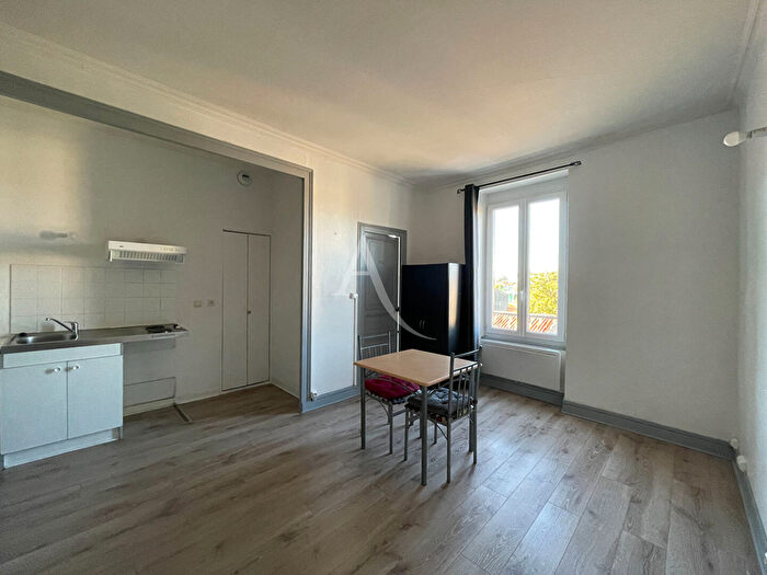Appartement 1 pièce à louer - Fontenay-le-Comte, Centre-ville, Les Loges, La Pommeraie, La Sablière