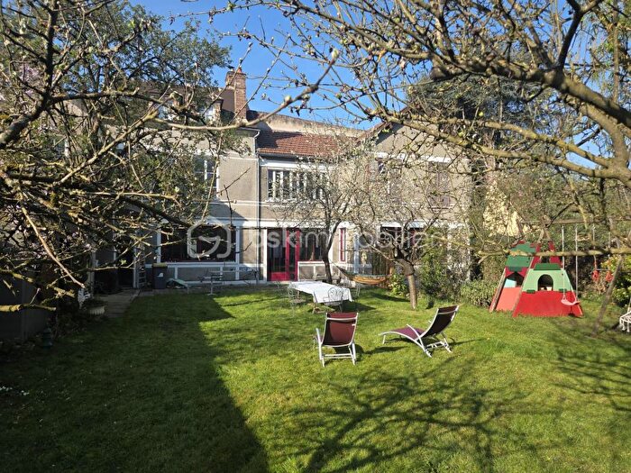 Maison 11 pièces à vendre - Saint-Pierre-lès-Nemours