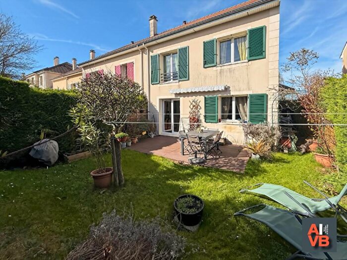 Maison à vendre - Bussy-Saint-Georges - 5 pièces - 4 chambres