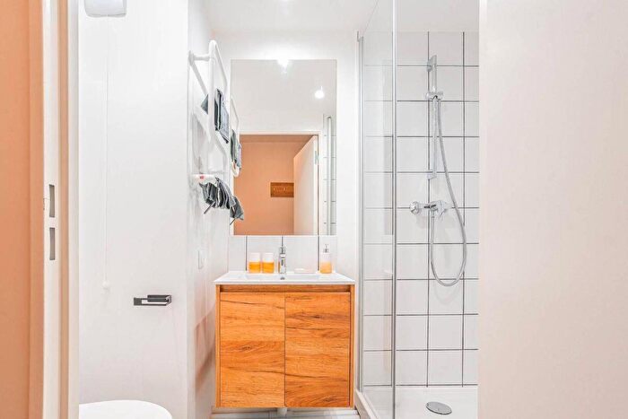 Garibaldi-Ottino-Porte de Saint Ouen, Saint-Ouen-sur-Seine - Appartement 1 pièce à louer
