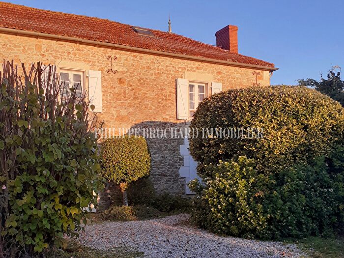 Maison à vendre - Sainte-Hermine - 8 pièces - 4 chambres