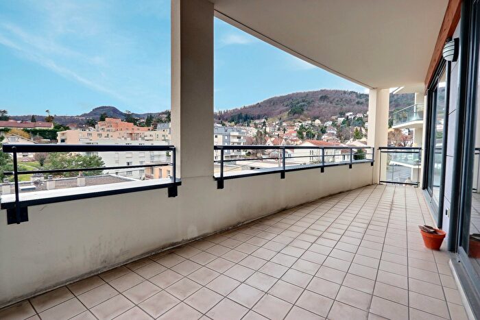 Appartement à louer - Chamalières, Hauteurs de Chamalières, Les Savarounes - 4 pièces - 3 chambres