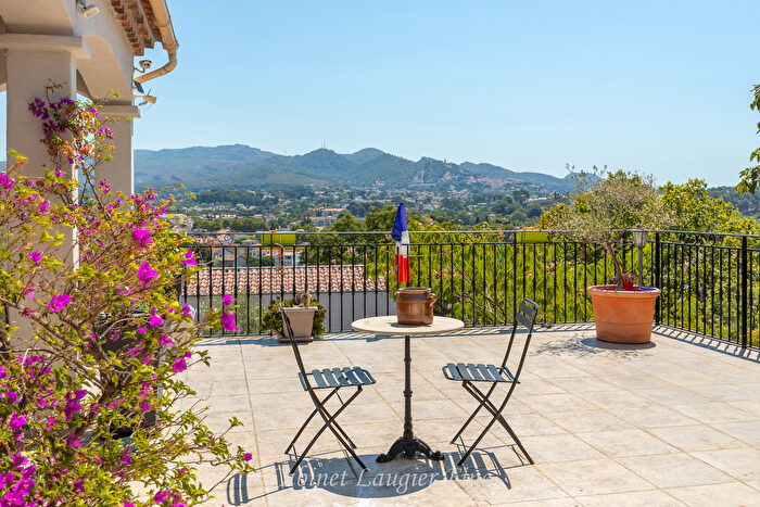 Maison 5 pièces à Plan-de-Cuques, à vendre