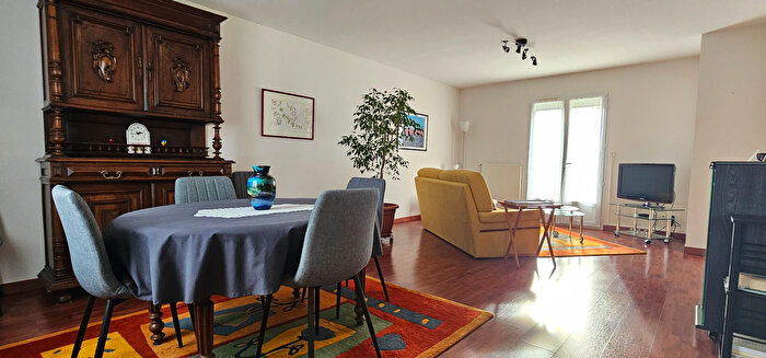 Maison à vendre - Saintes, Centre-ville - 4 pièces - 3 chambres