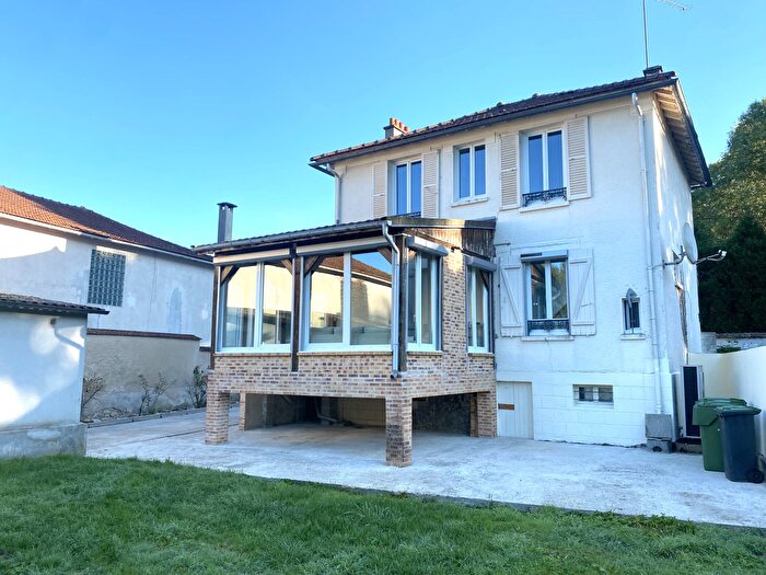 Maison 5 pièces à louer à Couilly-Pont-aux-Dames