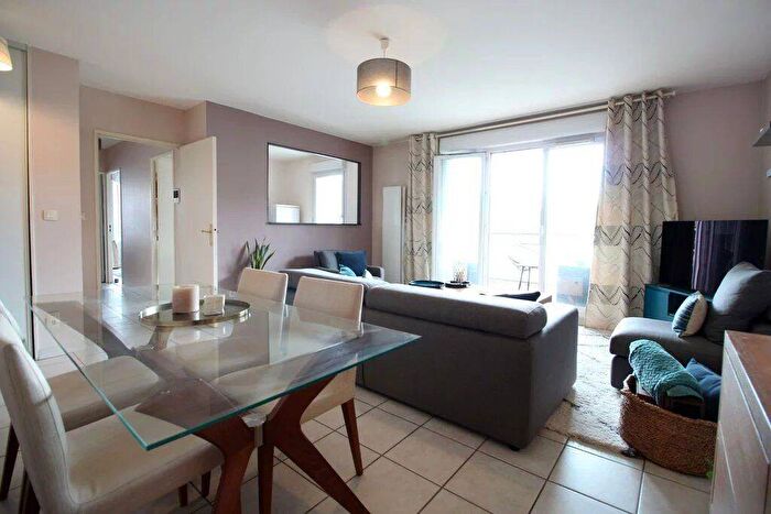 Appartement 3 pièces à Saint Louis, Lyon 7ème arrondissement, à louer