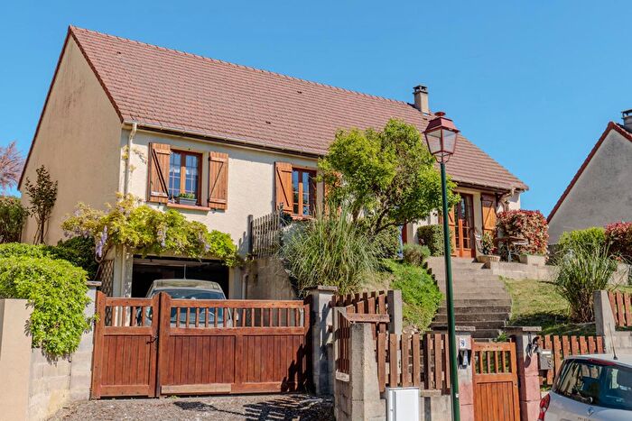 Maison 8 pièces à Gaillon-sur-Montcient, à vendre