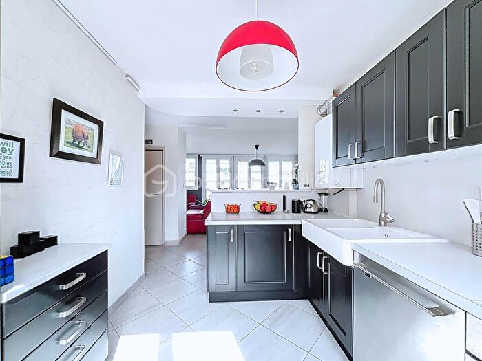 Appartement à vendre - Échirolles, Bayard, La Luire, Vicose, Comboire - 3 pièces - 2 chambres