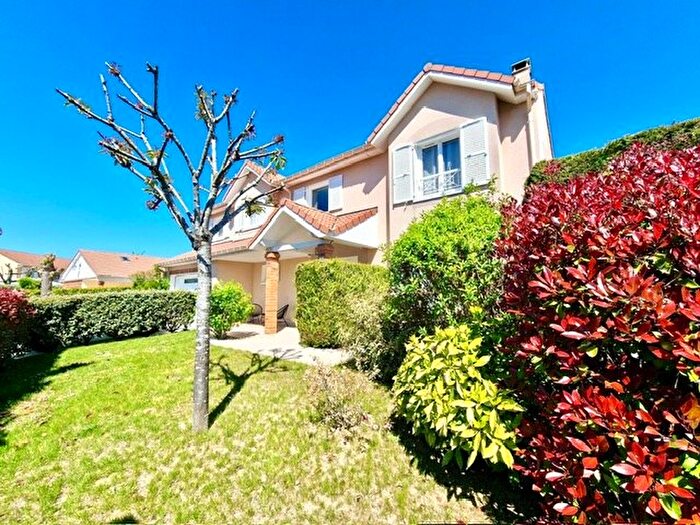 Ozoir-la-Ferrière, Poirier, Clos de la Vigne : Maison 8 pièces à vendre