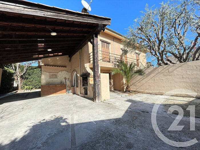 Maison à vendre - Saint-Laurent-du-Var, Centre-ville, Rascas, Notre-Dame, Condamines - 8 pièces - 4 chambres