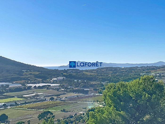 Maison à vendre - Carqueiranne - 10 pièces - 8 chambres