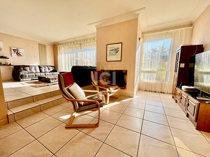 Maison à vendre - La Chapelle-sur-Erdre, Centre-ville, Gare, Chêne Vert - 7 pièces - 3 chambres