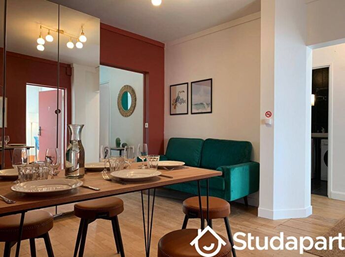 Appartement à louer - Dupleix-Motte Picquet, Paris ème arrondissement - 1 pièce - 1 chambre