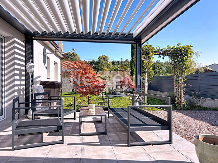 Maison à vendre - Pont-Saint-Martin - 4 pièces - 3 chambres