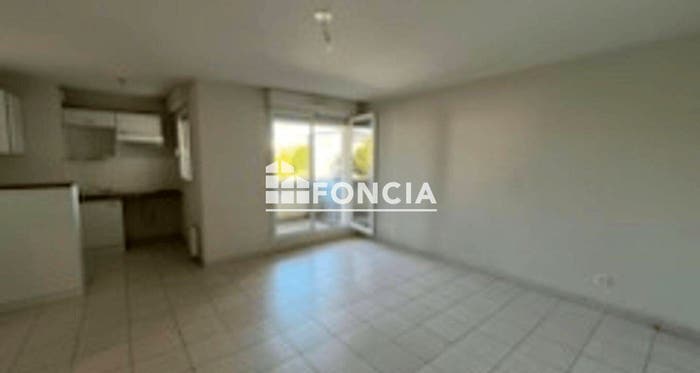 Centre, Ruelle-sur-Touvre : Appartement 2 pièces à louer