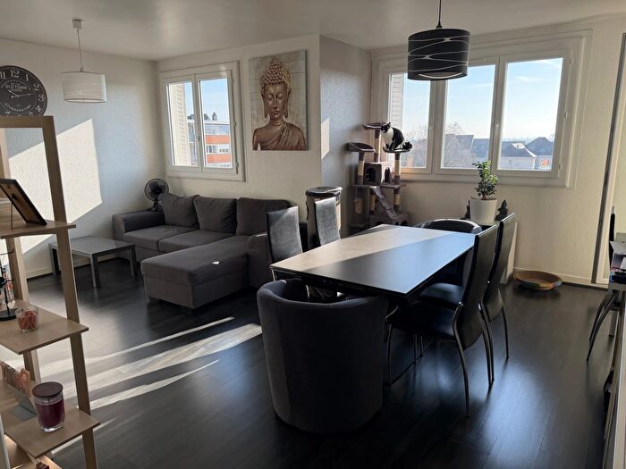 Appartement à vendre - Chenôve, Chenôve - 5 pièces - 3 chambres