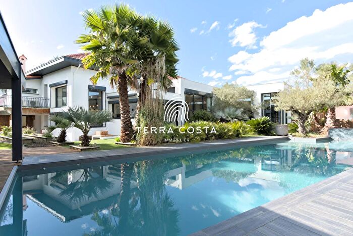 Maison à vendre - Anglet, Centre-ville, Saint-Jean - 9 pièces - 4 chambres