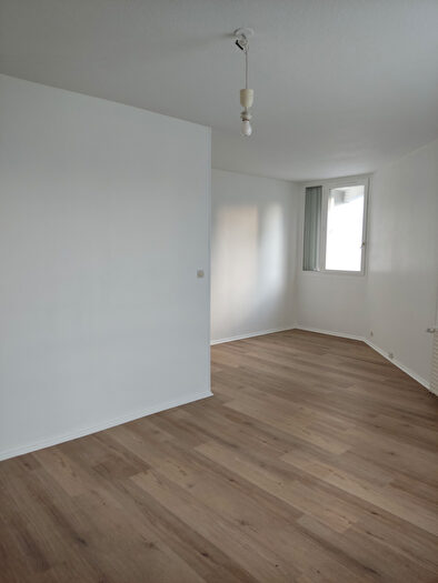 Appartement à louer - Chalon-sur-Saône, Les Près Saint-Jean - 1 pièce