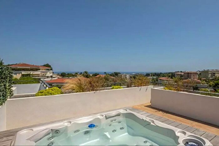Appartement à vendre - Antibes, Rastines, Super Antibes, Laval, La Fontonne - 4 pièces - 3 chambres