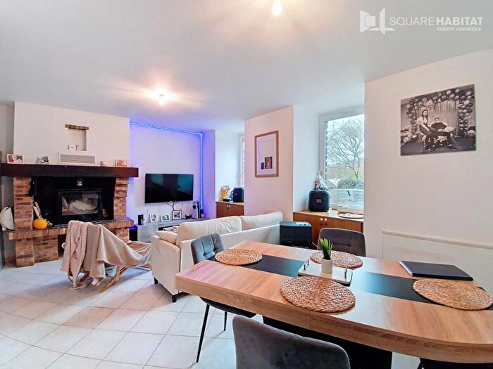 Maison à louer - Saint-Malon-sur-Mel - 6 pièces - 2 chambres