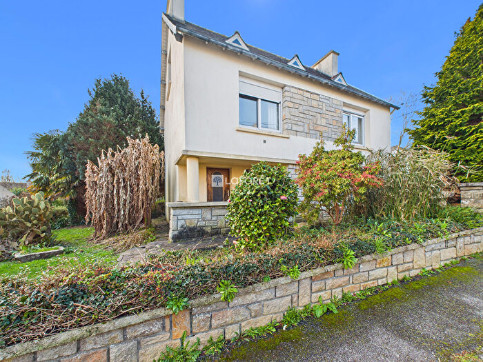 Maison à vendre - Châteaulin - 5 pièces - 3 chambres