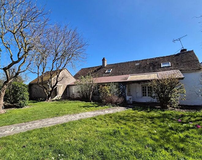 Maison à vendre - Beaune-la-Rolande - 8 pièces - 4 chambres