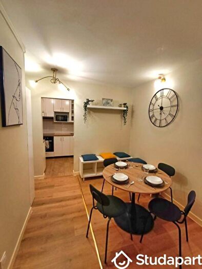 Appartement à louer - Plateau-Grèves-Europe-Gare du Stade-Fossés Jean, Colombes - 1 pièce - 3 chambres