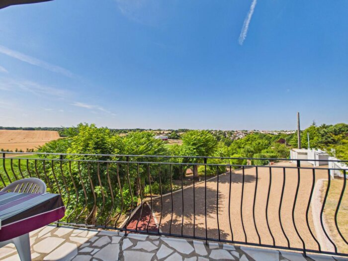 Maison 4 pièces à Montamisé, à vendre