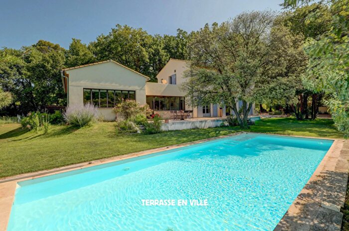 Maison à vendre - Saint-Cannat - 7 pièces - 5 chambres