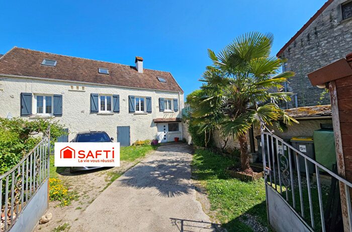 Aulnay-sur-Mauldre - Maison 7 pièces à vendre