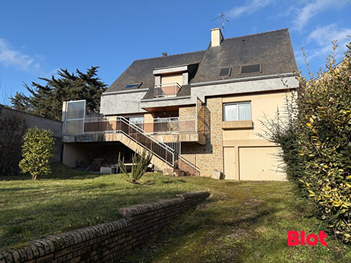 Maison 11 pièces à vendre à Quartiers Nord-Est, Jeanne dArc