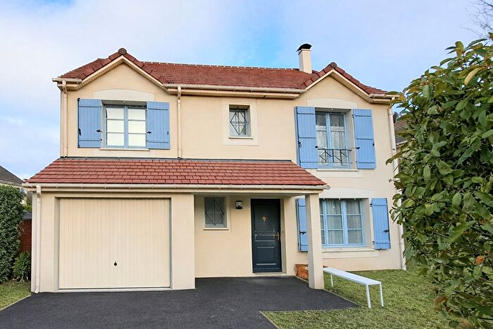 Maison à vendre - Bruyères-sur-Oise - 6 pièces - 5 chambres