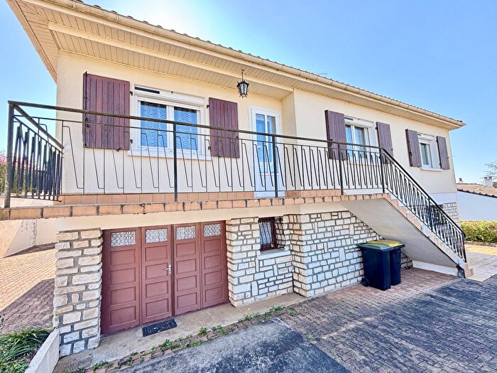 Maison 7 pièces à Ruffec, à vendre