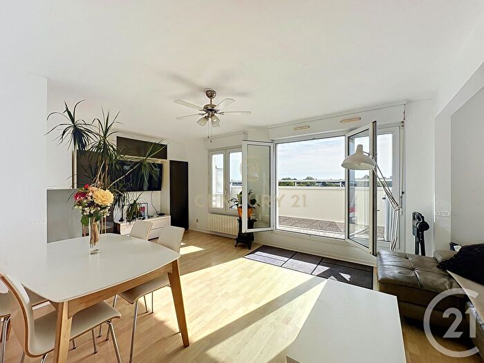 Noisy-le-Grand, Centre-ville : Appartement 4 pièces à vendre