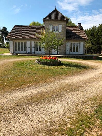 Maison à vendre - Thenon - 6 pièces - 3 chambres