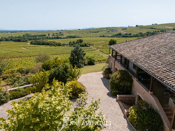 Maison 12 pièces à Romanèche-Thorins, à vendre