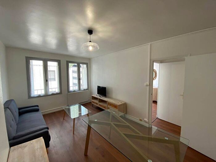 Appartement à louer - École Joseph Bara-Groupe scolaire Carnot-Hôtel de Ville, Agen - 2 pièces - 1 chambre