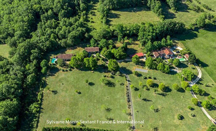 Maison 14 pièces à Tourtoirac, à vendre
