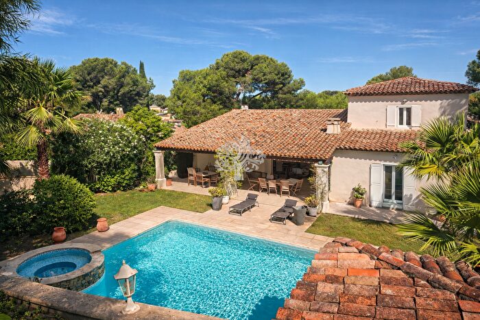 Maison à vendre - Sanary-sur-Mer, La Cride, Beau Cours - 6 pièces - 4 chambres