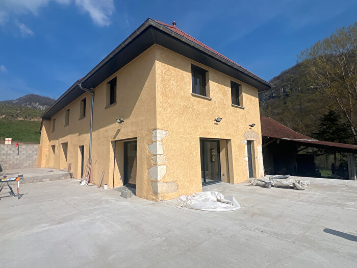 Maison à louer - Sainte-Marie-dAlvey - 4 pièces - 3 chambres